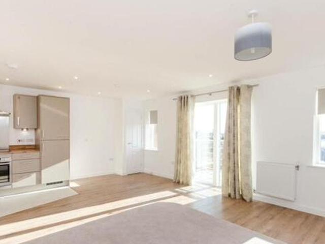 Studio Flat For Rent In Wimbledon, London