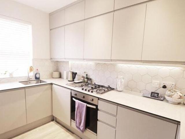 Studio Flat For Rent In Wimbledon, London