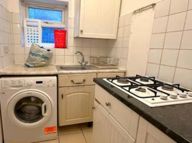 Studio flat for rent in Windsor Road, Leyton, E10