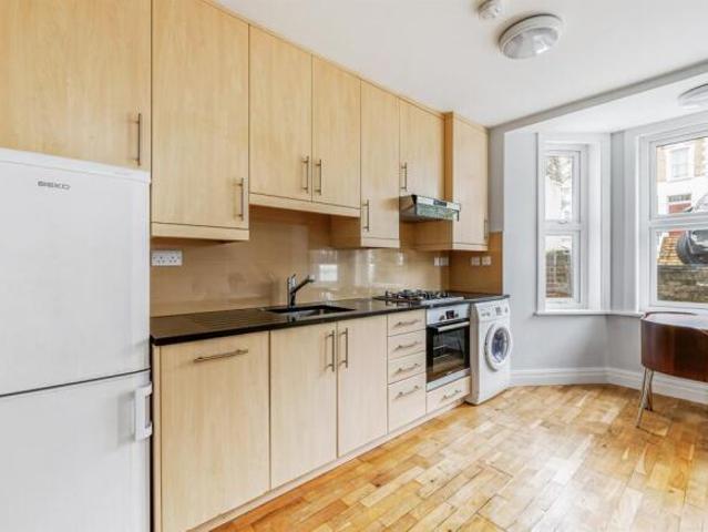 Studio flat for rent in Windsor Road, W5