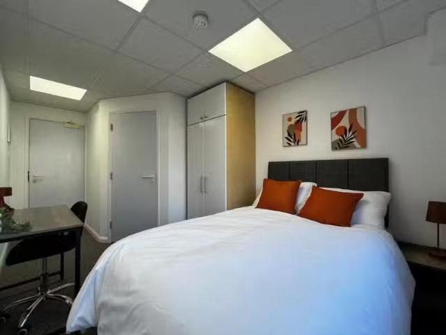 Studio flat for rent in Wilbury Villas P2043S47, BN3