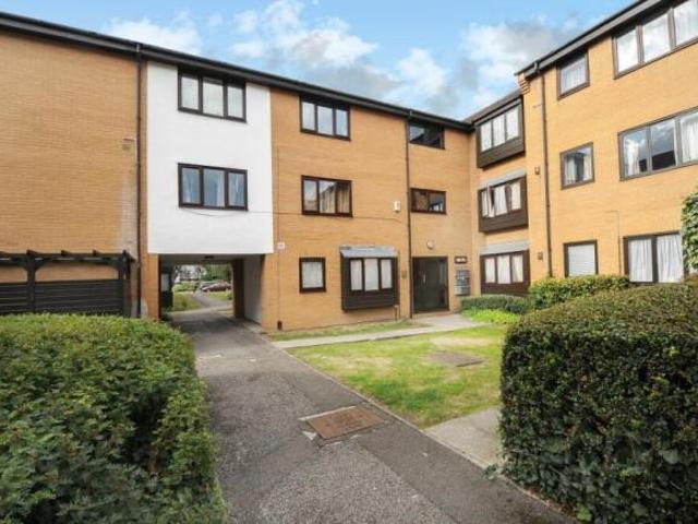 Studio flat for rent in Wilkinson Way, Chiswick, London, W4