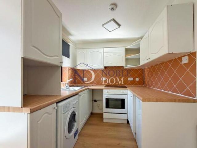 Studio flat for rent in Wilkinson Way, London, W4