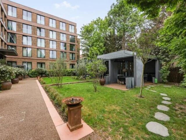 Studio flat for rent in Willesden Lane, Brondesbury Park, NW2
