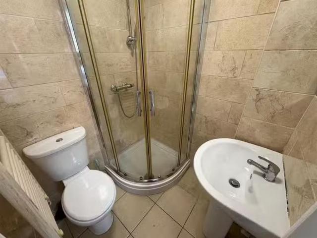 Studio flat for rent in Wood End Road, Erdington, Birmingham.