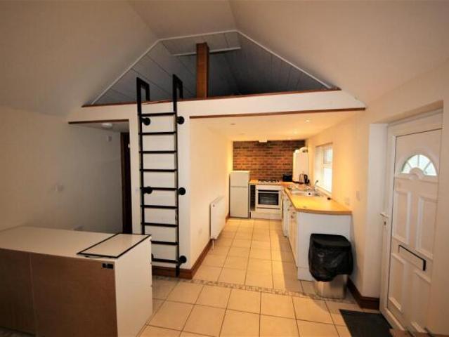 Studio flat for rent in Woodend Road, Winton, Bournemouth, BH9