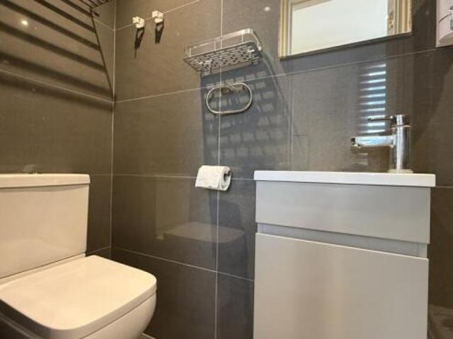 Studio flat for rent in Woodford New Road, Woodford Green, E18