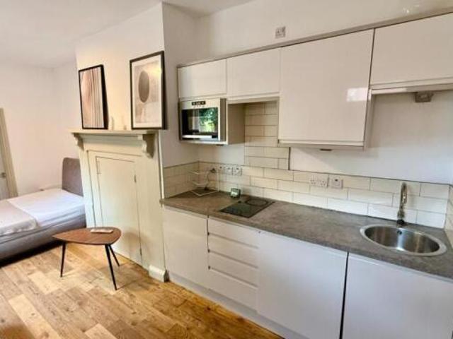Studio flat for rent in Woodhurst Road, Moseley, B13