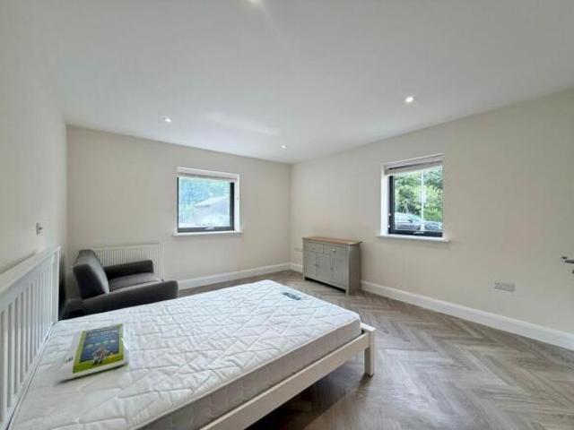 Studio flat for rent in Woodley Headland, Peartree Bridge, MK6
