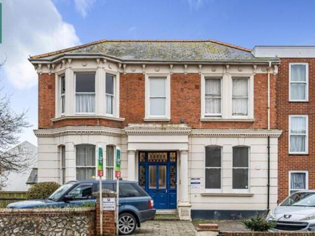 Studio Flat For Rent In Worthing, West Sussex