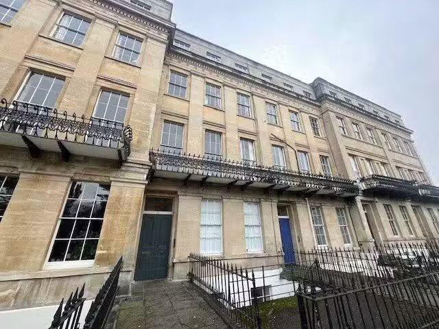 Studio flat for rent in Worcester Terrace, Studio Flat First.
