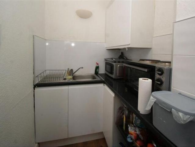 Studio flat for rent in Worcester Terrace, Studio Flat First Floor Front, Clifton, Bristol, BS8