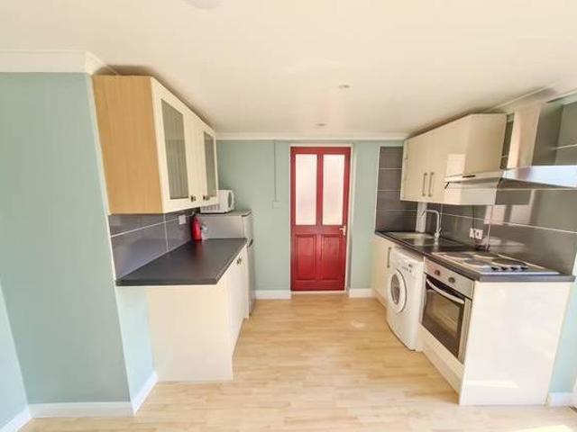 Studio flat for rent in Wraysbury Berkshire TW19