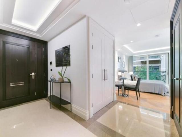Studio flat for rent in Wren House, 190 Strand, Westminster, London, WC2R