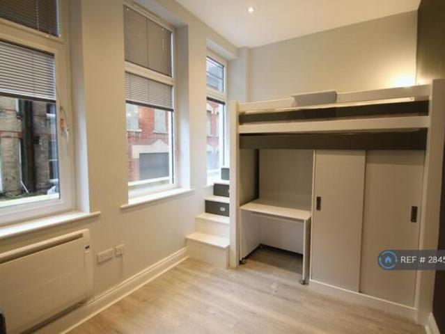 Studio flat for rent in Yelverton Road, Bournemouth, BH1