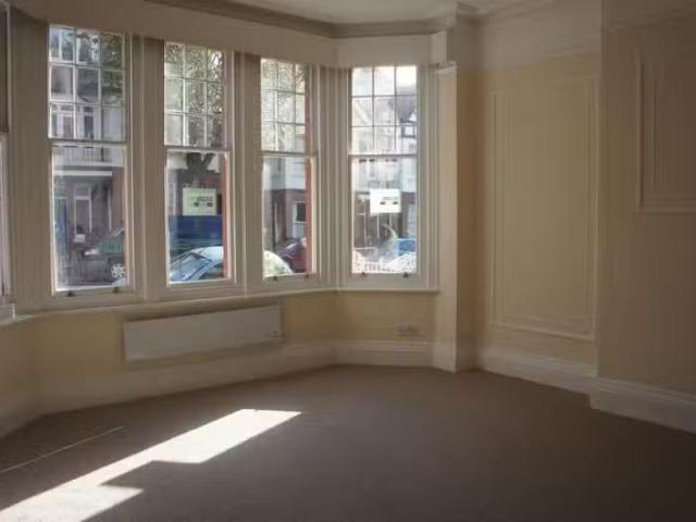 Studio flat for rent in York Avenue P1093, BN3