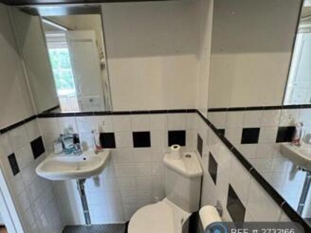 Studio flat for rent in York Road, Guildford, GU1