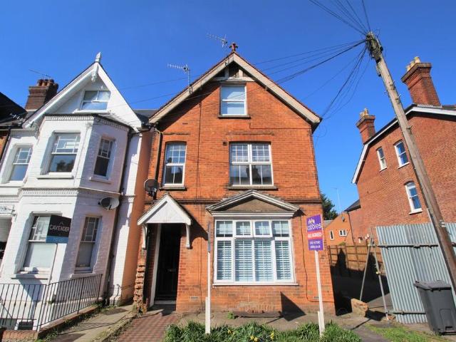 Studio flat for rent in York Road, Guildford, GU1