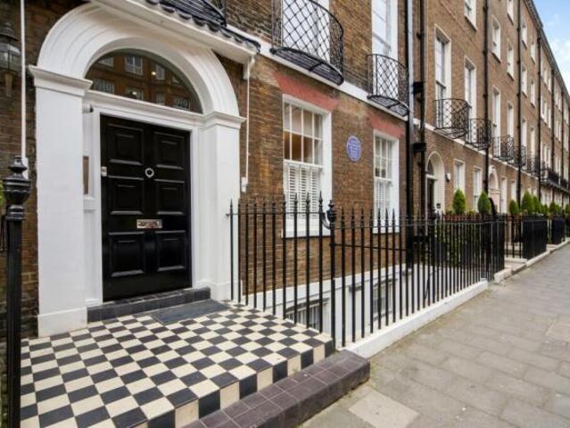 Studio flat for rent in York Street, London, W1U