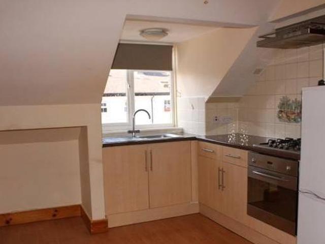 Studio flat for rent in Zinzan Street Reading Berkshire RG1