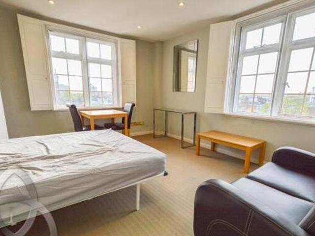 Studio Flat For Rent In Abbey Road