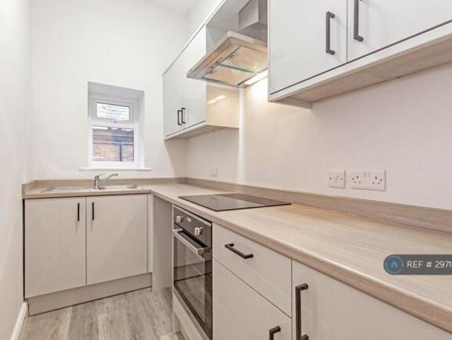 Studio flat for rent in Agden Road, Sheffield, S7