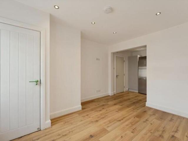 Studio flat for rent in Addison Avenue, Southgate, N14