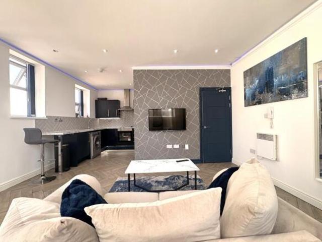 Studio flat for rent in Albany Road, Cardiff, CF24