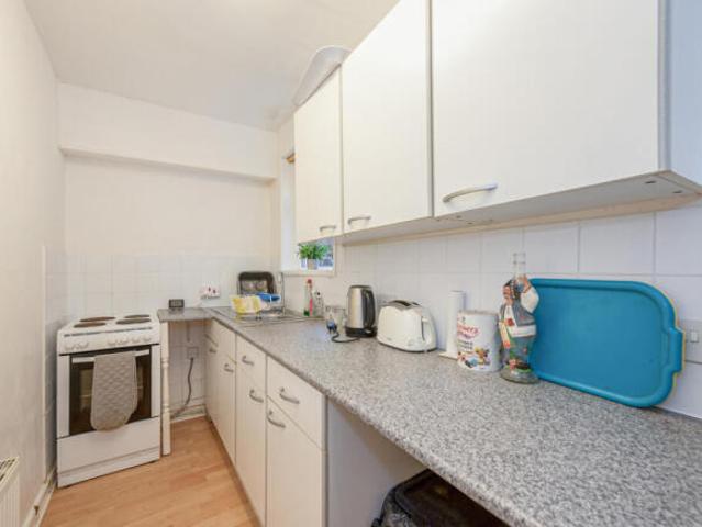 Studio flat for rent in Albany Road, PO5