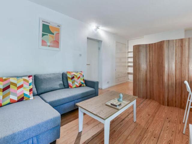 Studio flat for rent in Albert Street, Camden, London, NW1