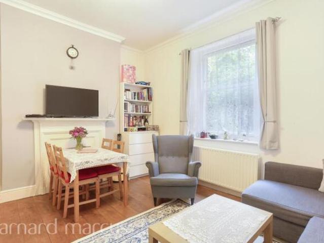 Studio flat for rent in Albion Road, SUTTON, SM2