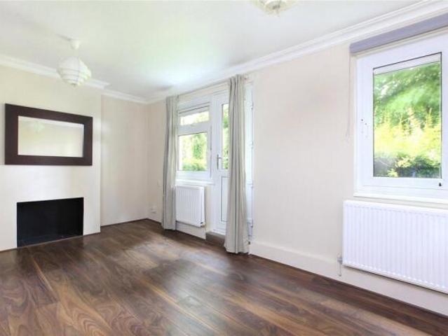Studio flat for rent in Aldrington Road, Tooting, SW16