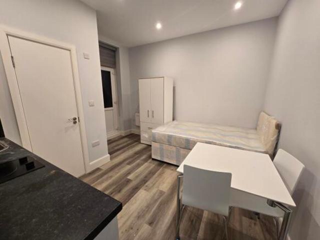 Studio flat for rent in Alexandra Grove, Hackney, London, N4