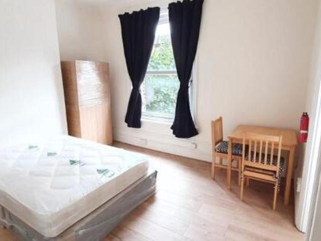 Studio flat for rent in Alexandra Grove, London, N4