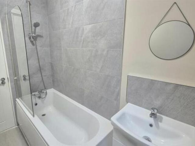 Studio flat for rent in Alhambra Road, Southsea, PO4
