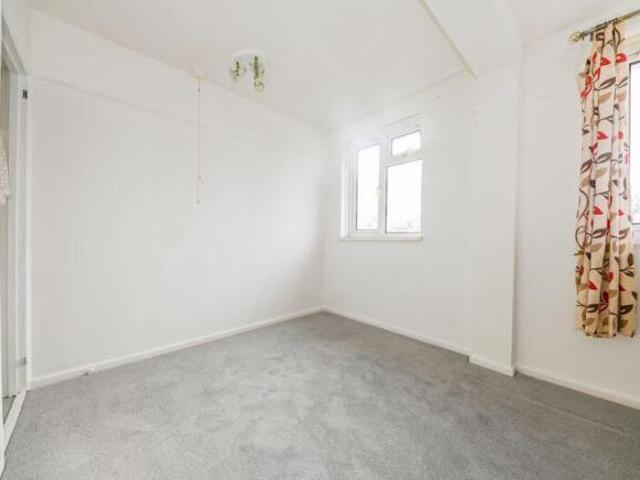 Studio flat for rent in Allaway Avenue, Portsmouth, PO6