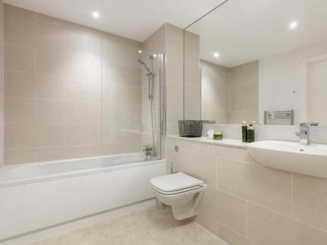 Studio flat for rent in Allegro, Exchange Square B4