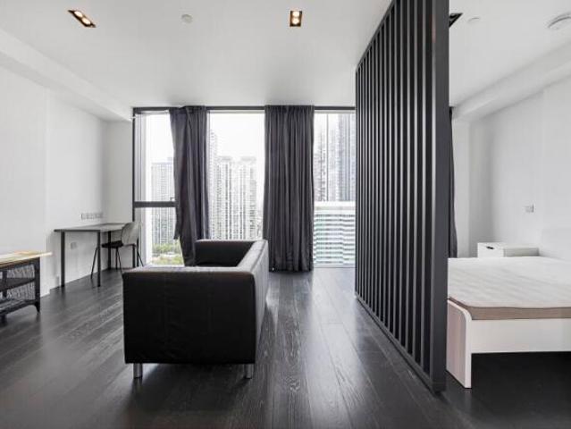 Studio flat for rent in Amory Tower, Marsh Wall, Tower Hamlets, London, E14