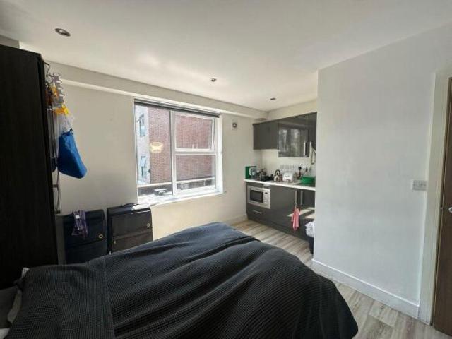 Studio flat for rent in Andromeda House, Southampton, Hampshire, SO15