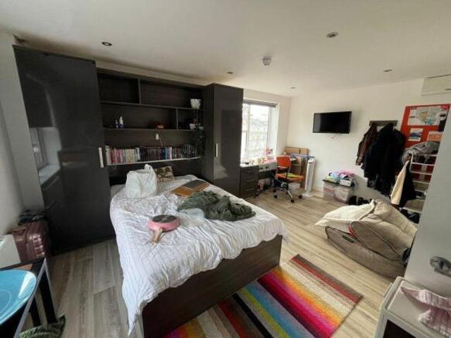 Studio flat for rent in Andromeda House, Southampton Street, SO15