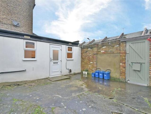 Studio flat for rent in Ashenden Road, Homerton, E5