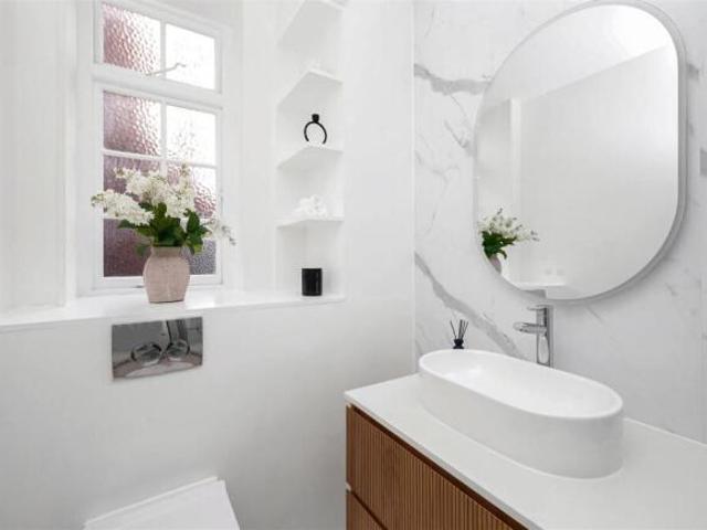 Studio flat for rent in Ashley Court, Victoria, SW1P
