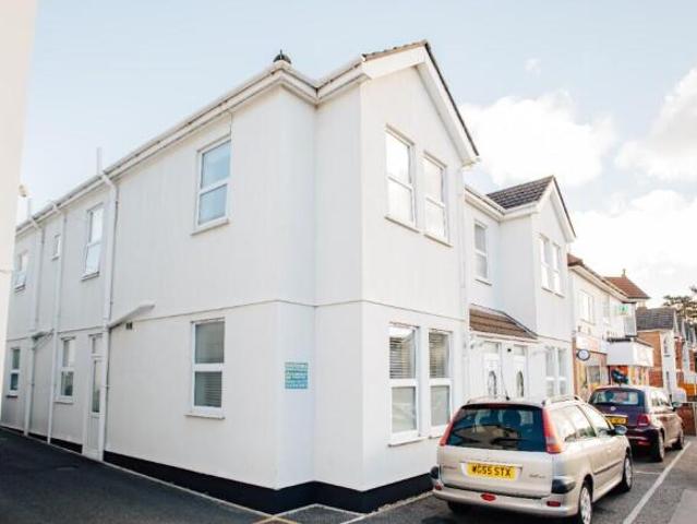 Studio flat for rent in Ashley Road, Bournemouth, Dorset, BH1