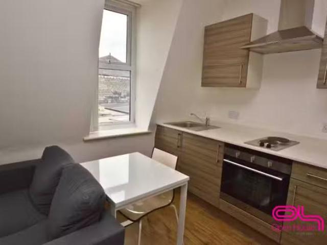 Studio flat for rent in Apartment, Provincial House, Nelson S.