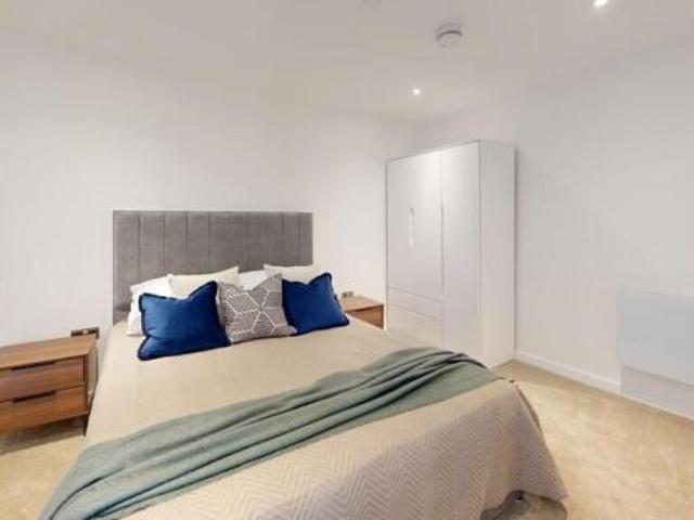 Studio flat for rent in Apt. 226, 55 Herschel Street, Slough, Berkshire, SL1