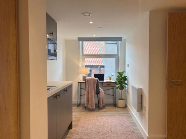 Studio flat for rent in Armourers House, Queen Square, Bristol, BS1