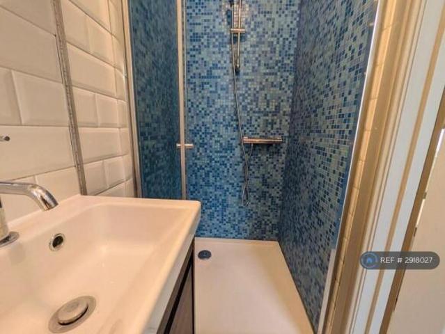 Studio flat for rent in Archway Road, London, N6