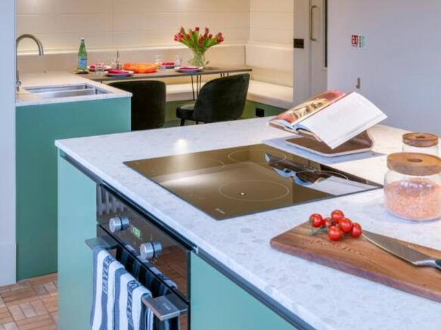 Studio flat for rent in Augustus Road, London, SW19