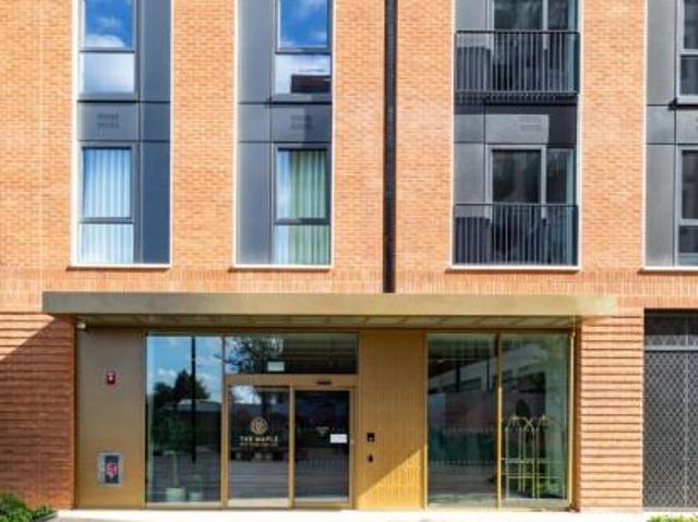 Studio flat for rent in Aviator Drive London NW2