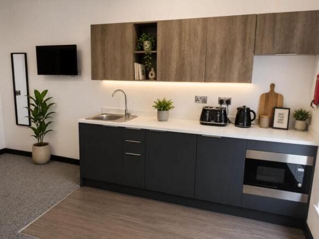Studio flat for rent in Babington Lane, Derby, DE1